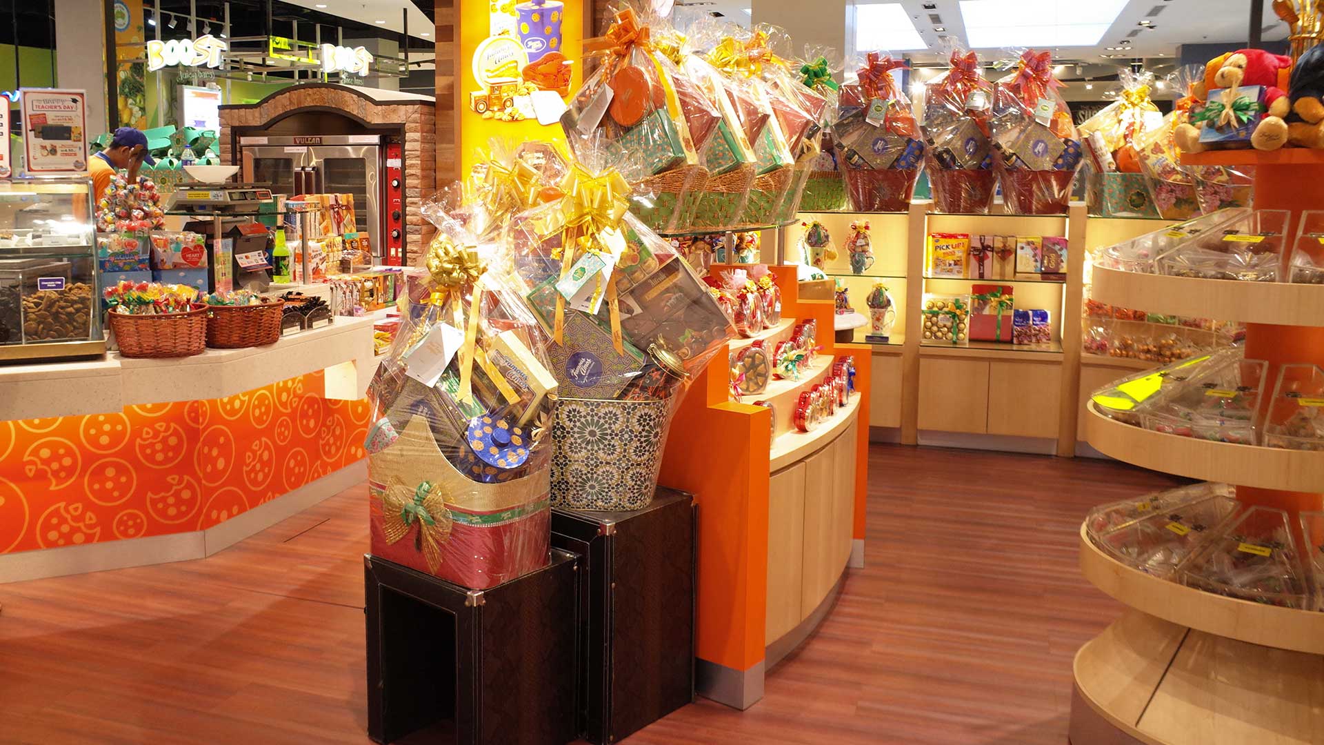 Famous Amos | Aman Central