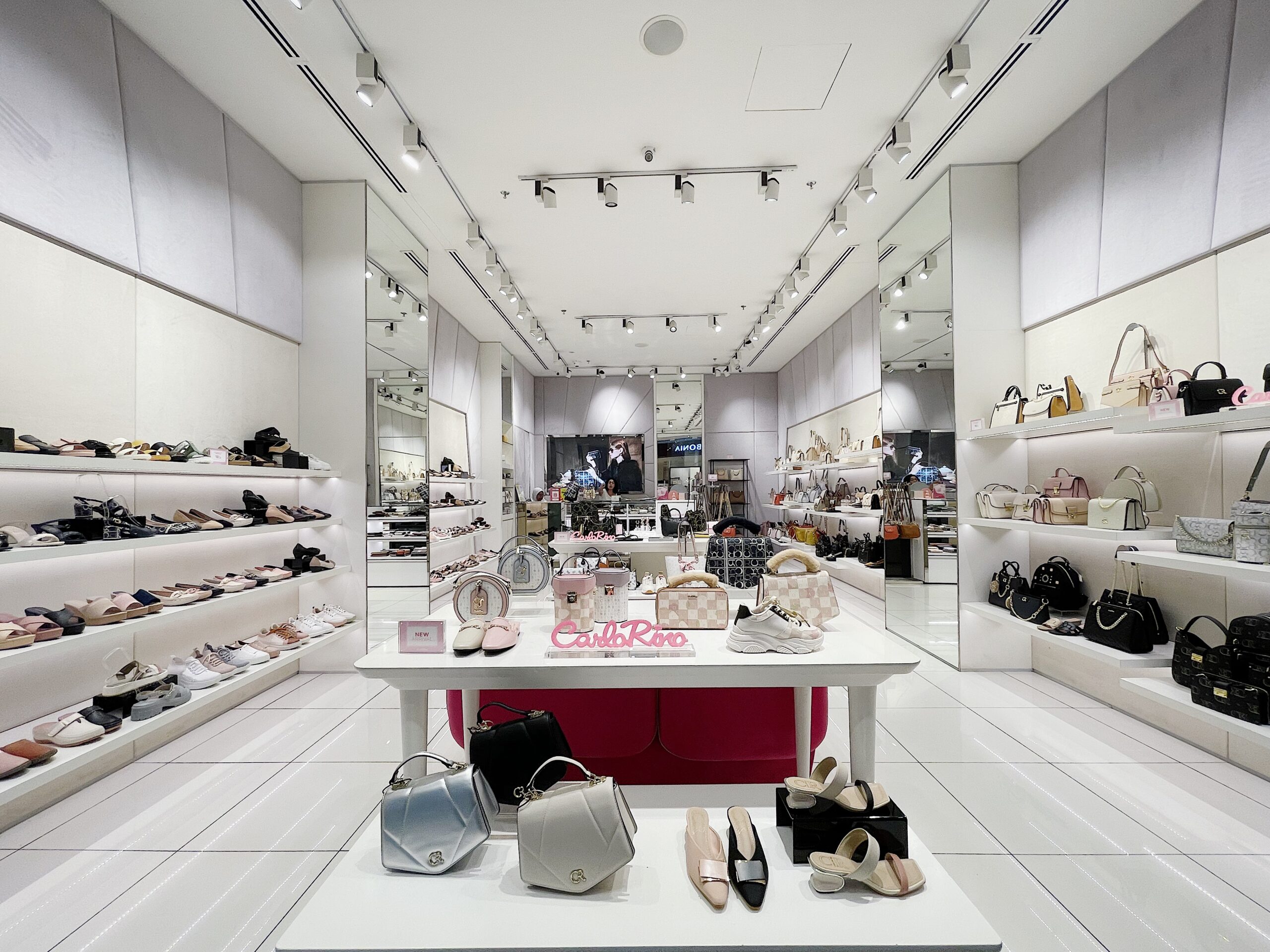 Carlo Rino | Aman Central